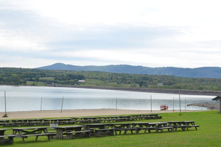 Baignade interdite à la plage du Parc national de la Yamaska - Le ...