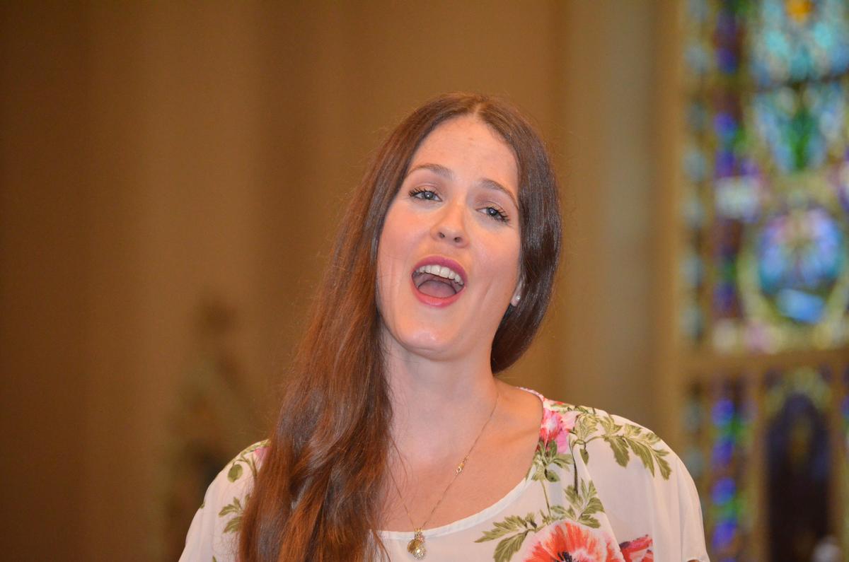 Des airs de Noël avec la soprano Florie Valiquette - Le Granby Express