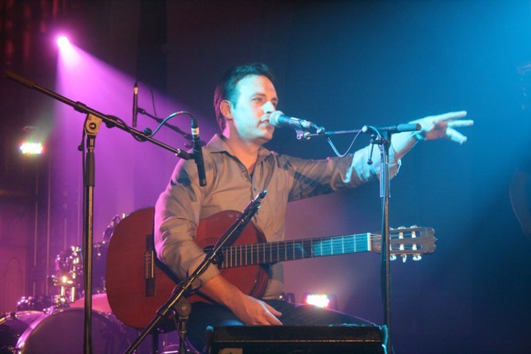 Jonathan Savage en «formule Brassens» - Le Granby Express