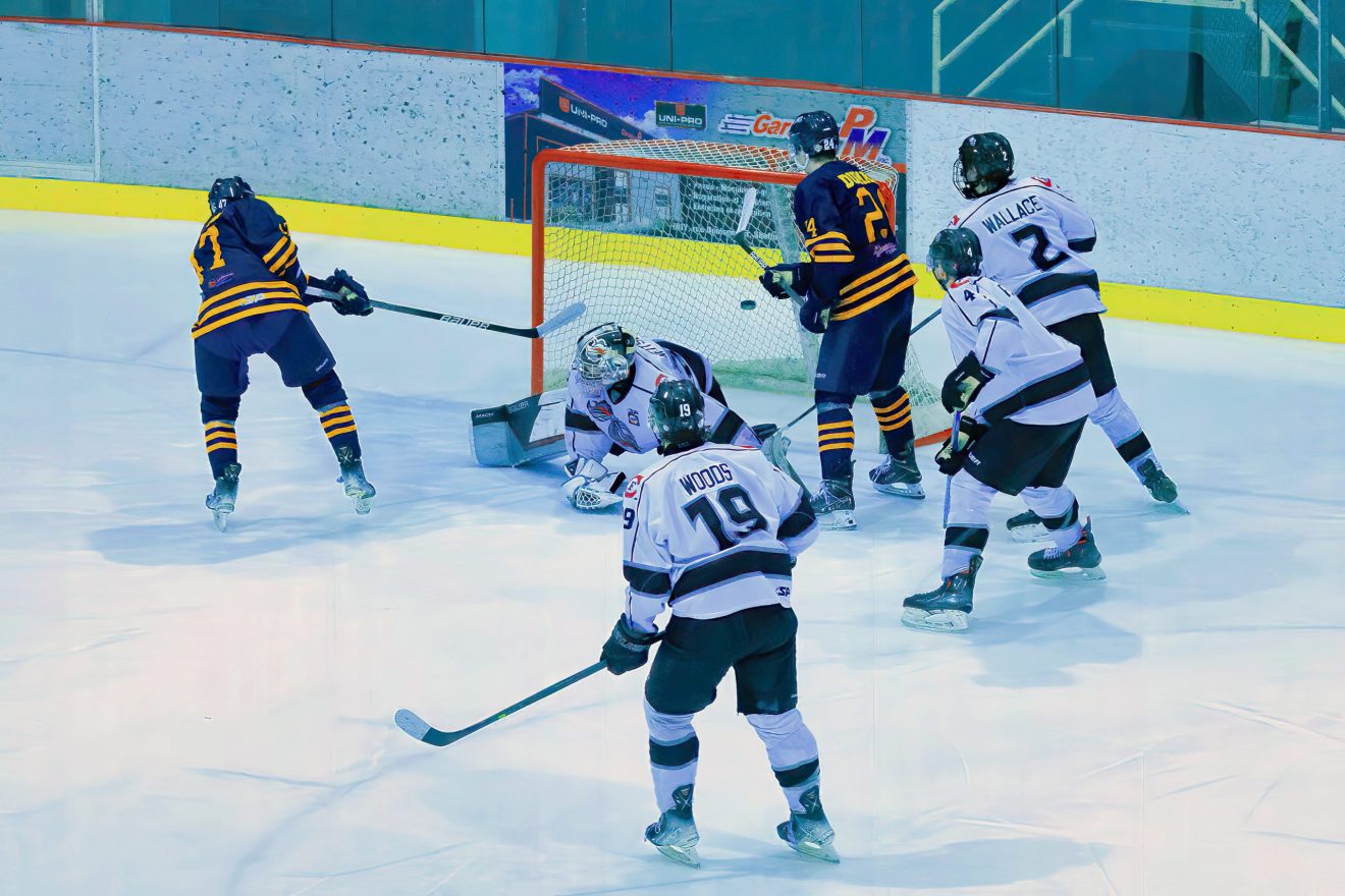Les Inouk doublés par les Flames - Le Granby Express