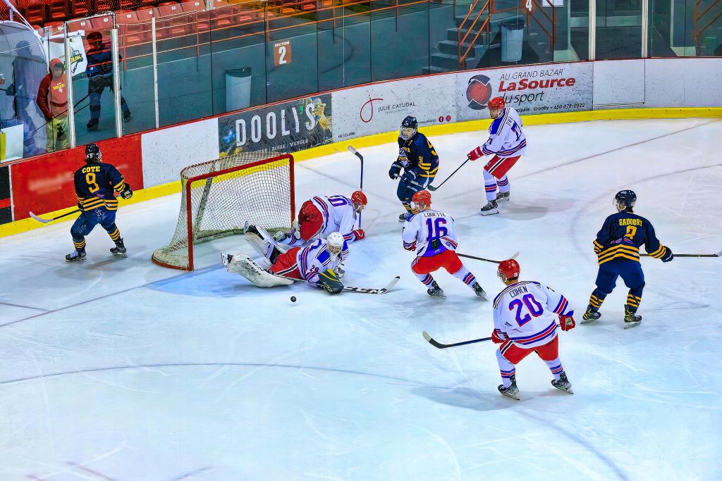 Les Inouk encore battus par Montréal-Est - Le Granby Express