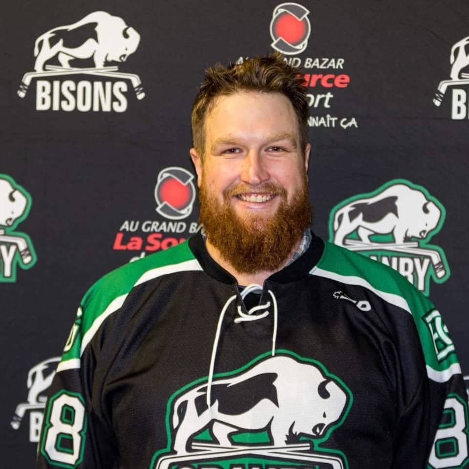 La famille des Bisons en deuil - Le Granby Express