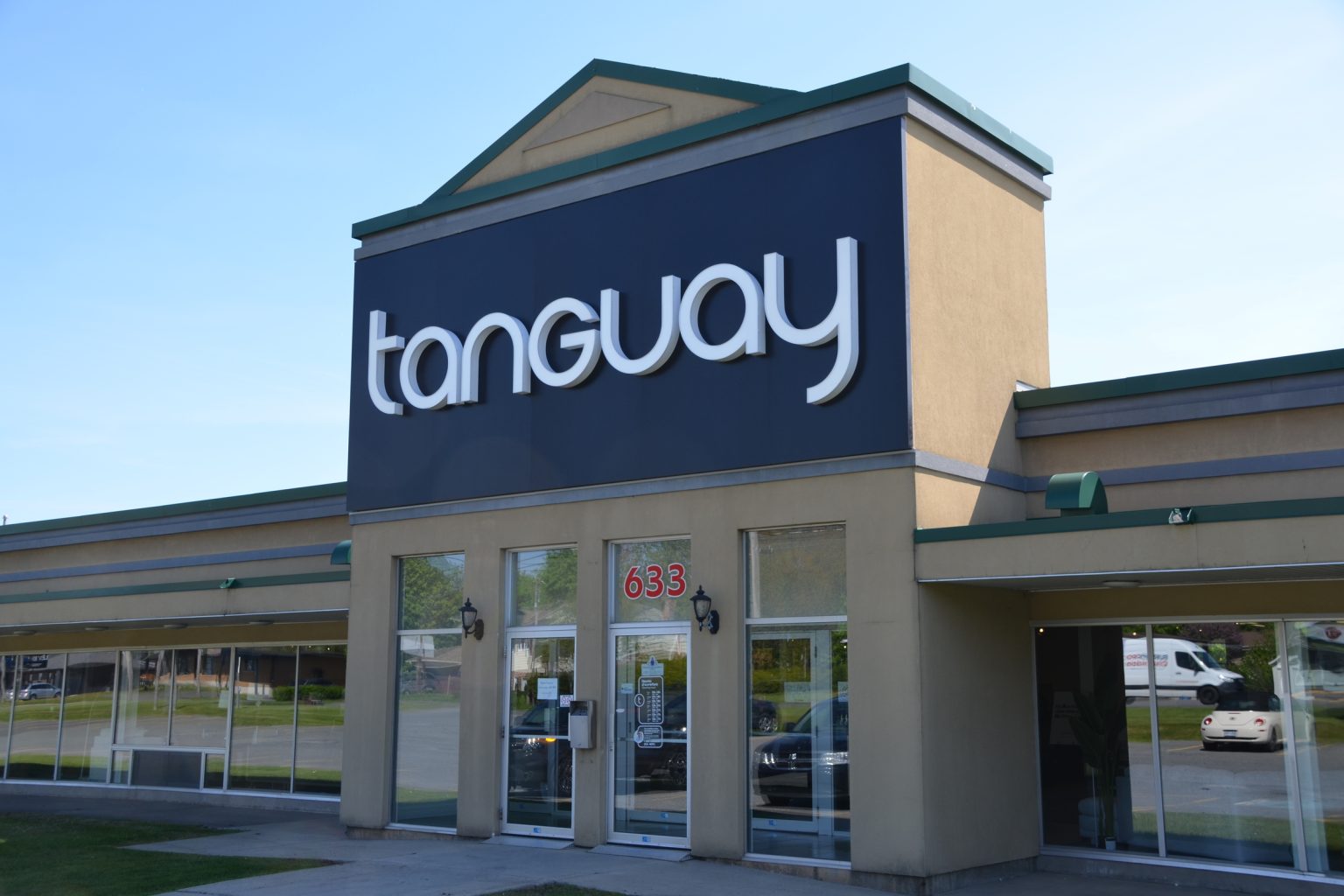 Le magasin Tanguay prend la place du Économax - Le Granby Express