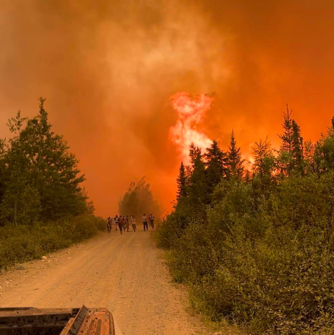 Les feux de forêt record: l'événement météo de l'année au Canada - Le ...