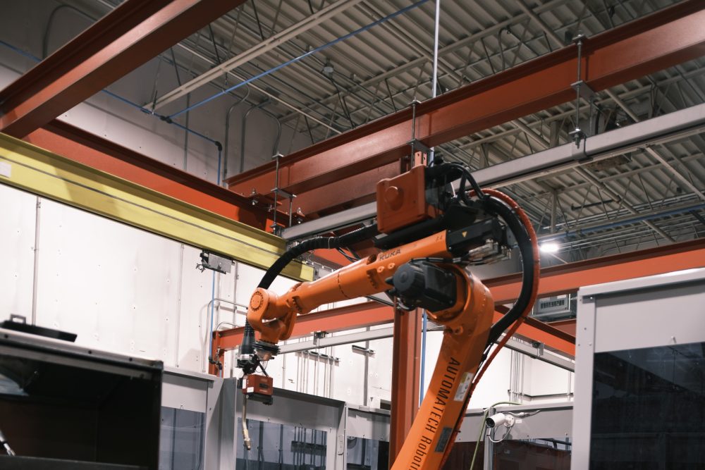Bromont: Stûv America inaugure son nouveau robot de soudage - Le Granby ...
