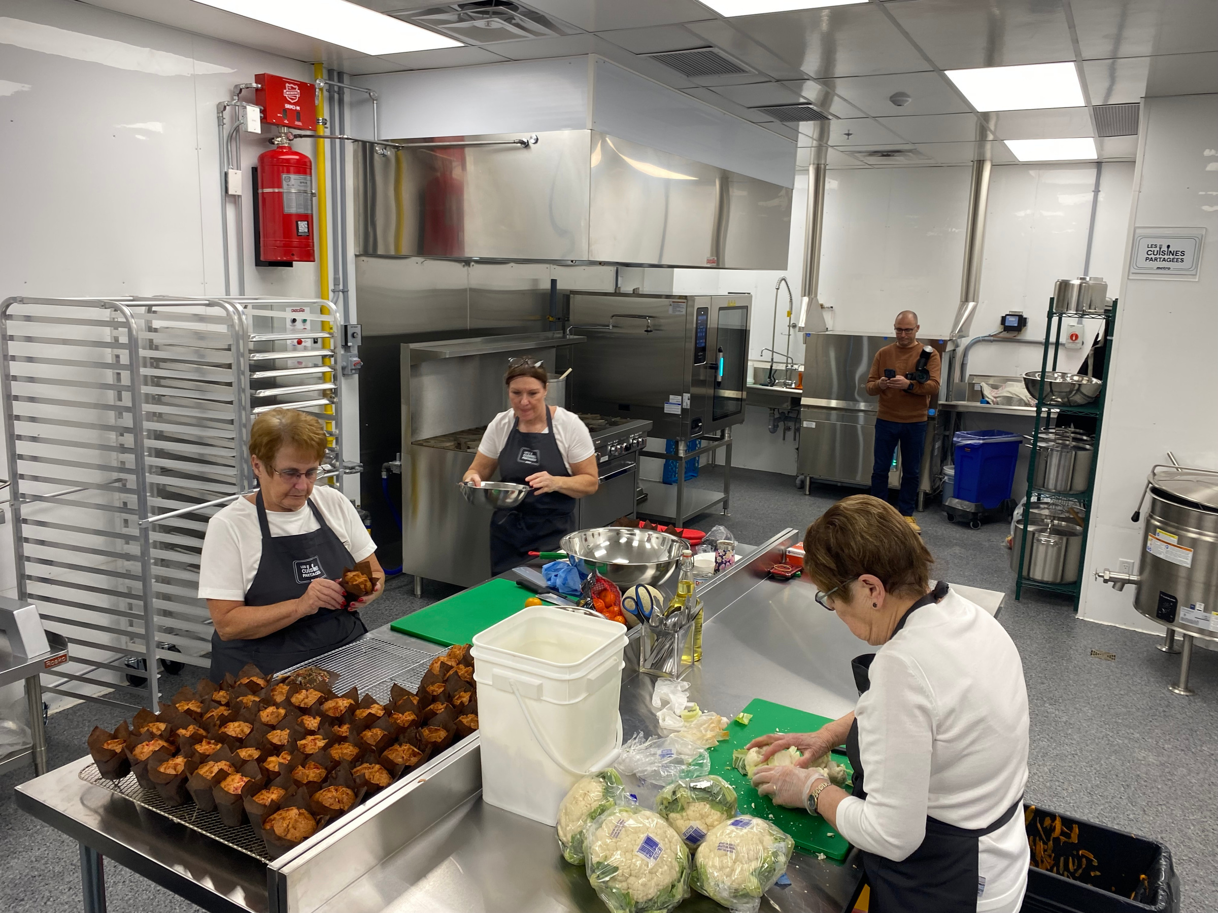 SOS Dépannage-Moisson Granby inaugure sa «cuisine partagée» - Le Granby ...