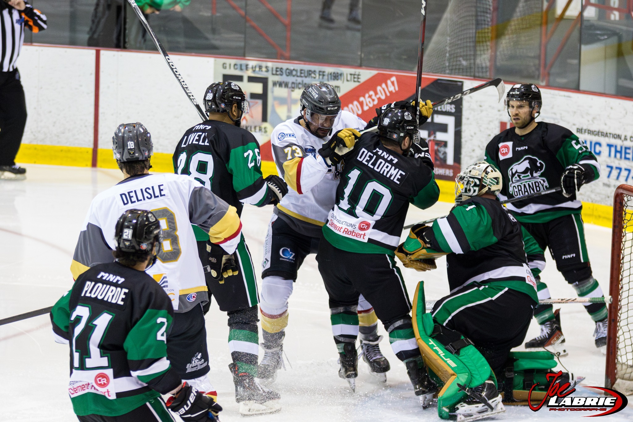 Les Bisons intraitables face au Métal Pless - Le Granby Express