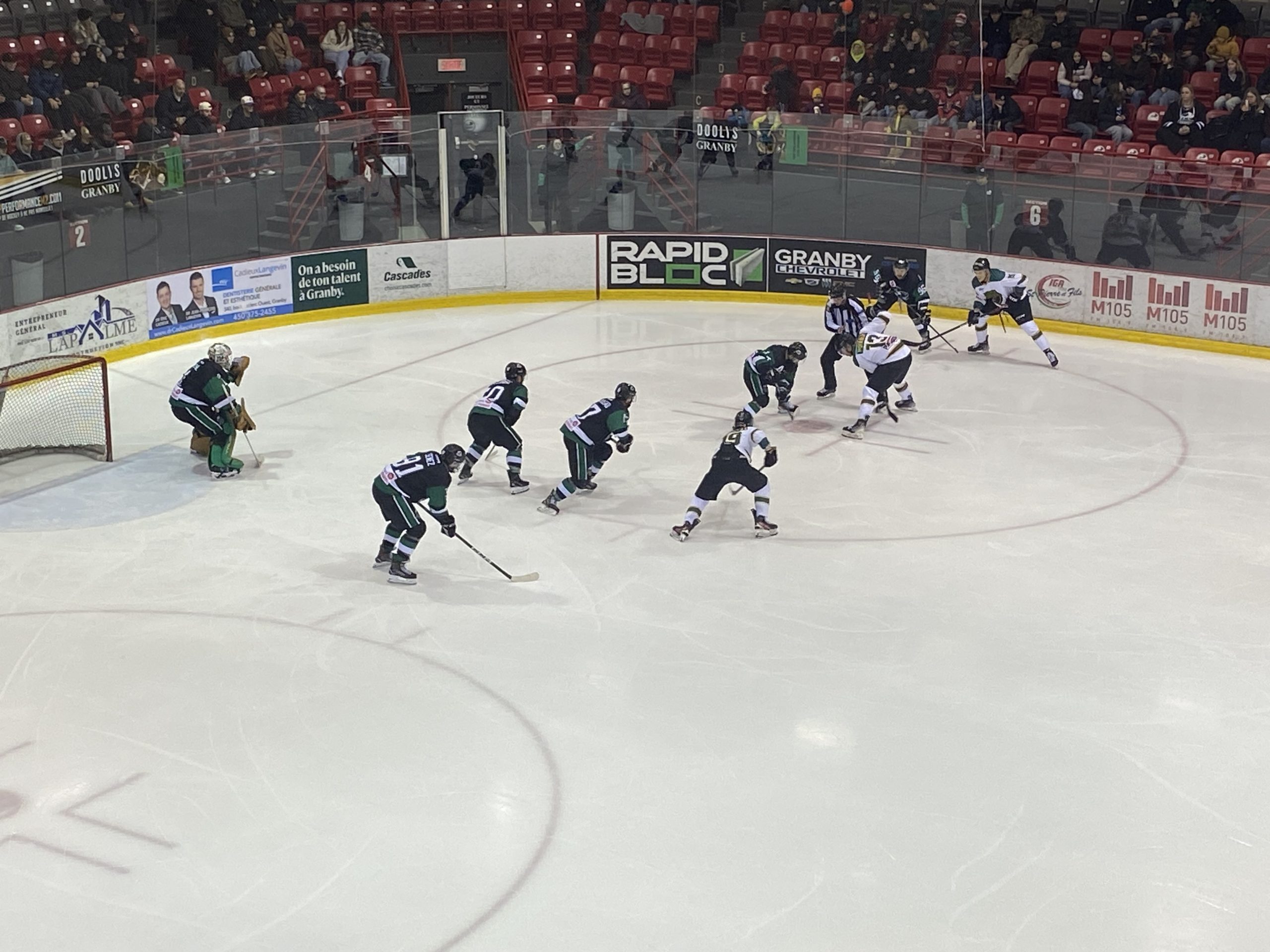 Victoire sans appel des Bisons - Le Granby Express