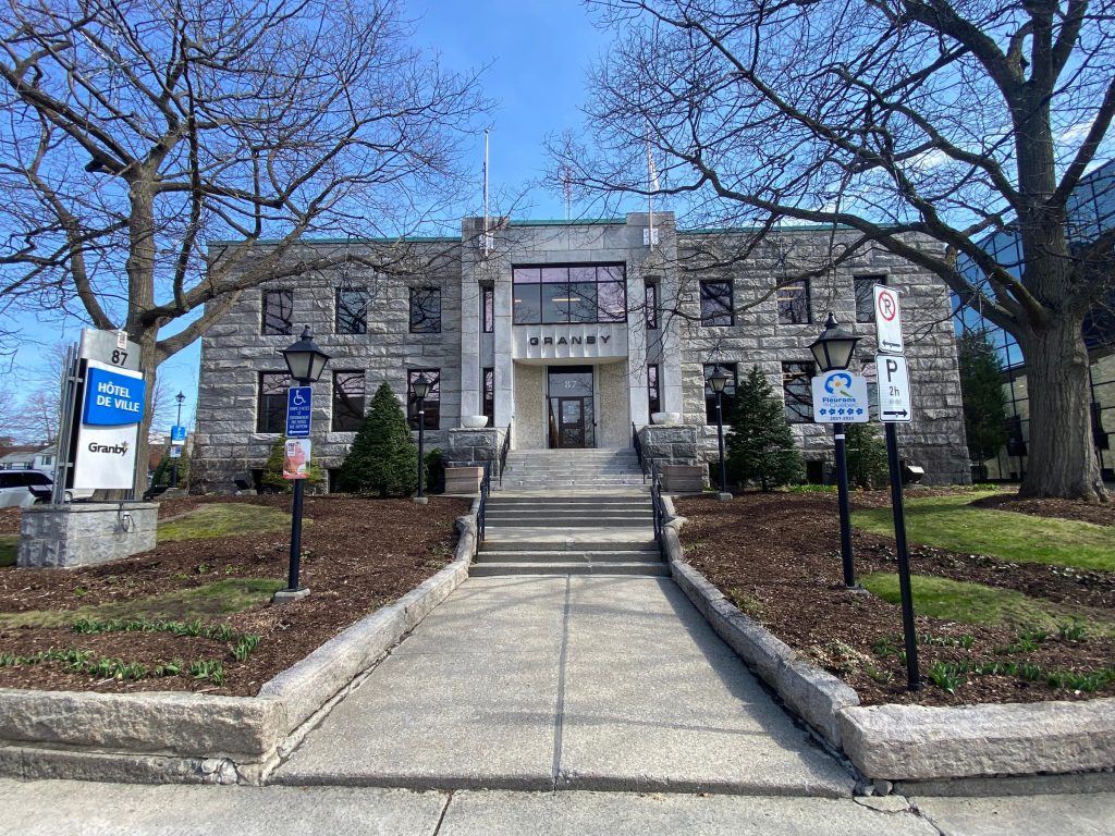 La Ville de Granby poursuivie pour 800 000 $ - Le Granby Express