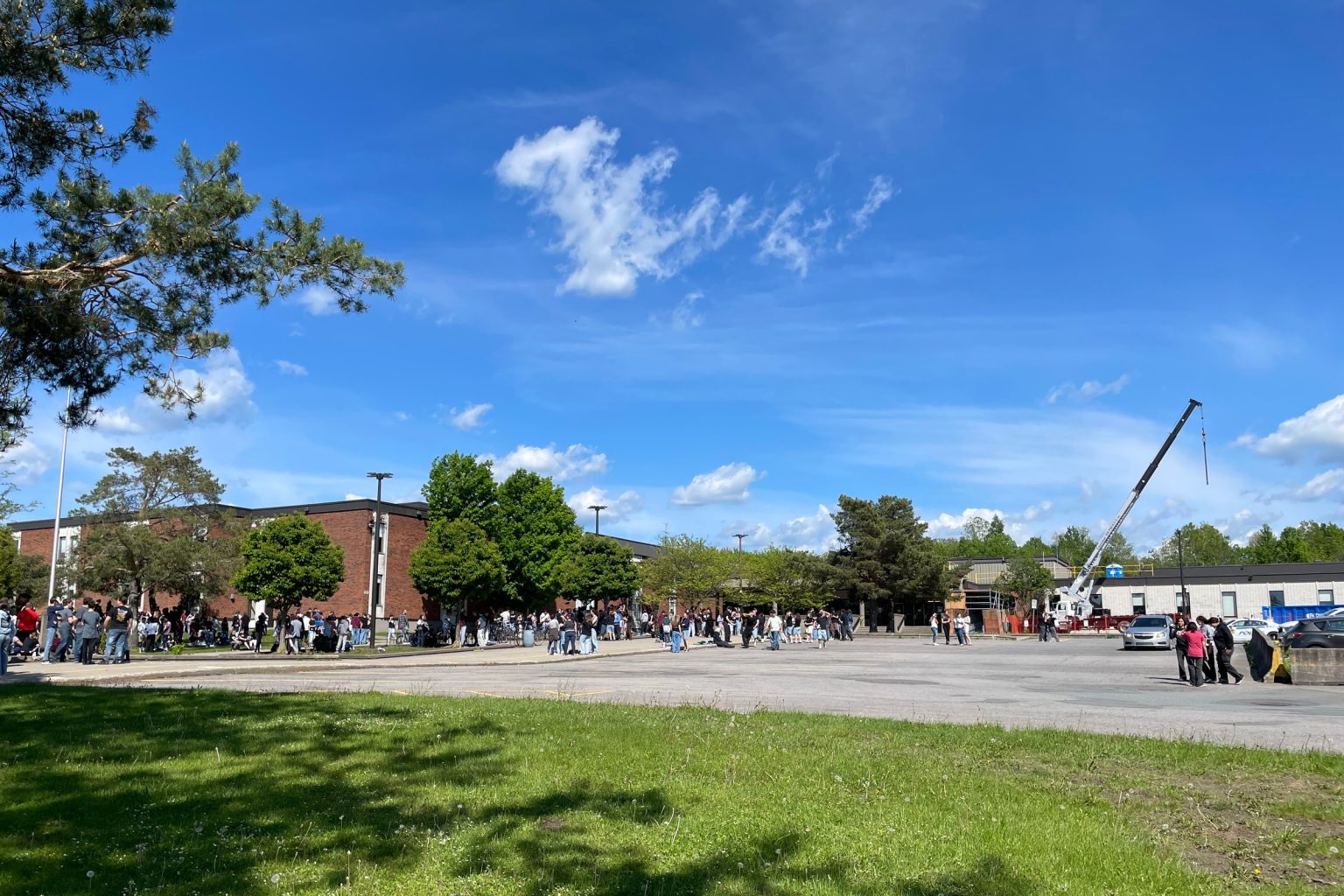 Alerte à l'engin explosif à J.-H.-Leclerc: la police arrête un ado de 17 ans - Le Granby Express