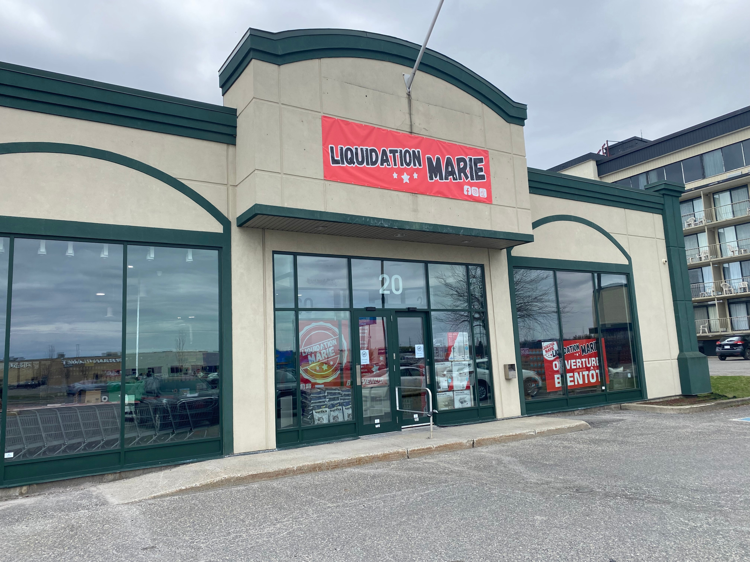 Fin du suspense : Liquidation Marie ouvre le 7 mai à Granby - Le Granby ...